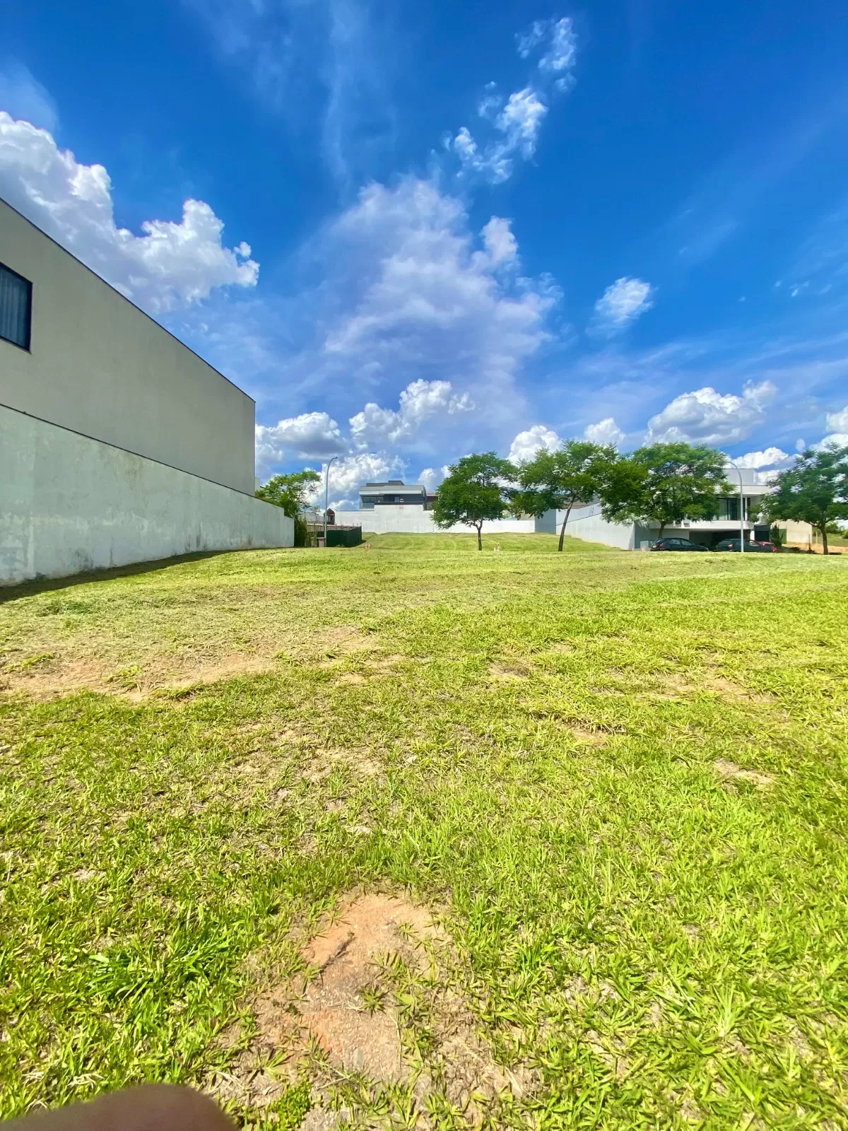 Terreno à Venda com fundo para área preservada, 458m² no Condomínio ...